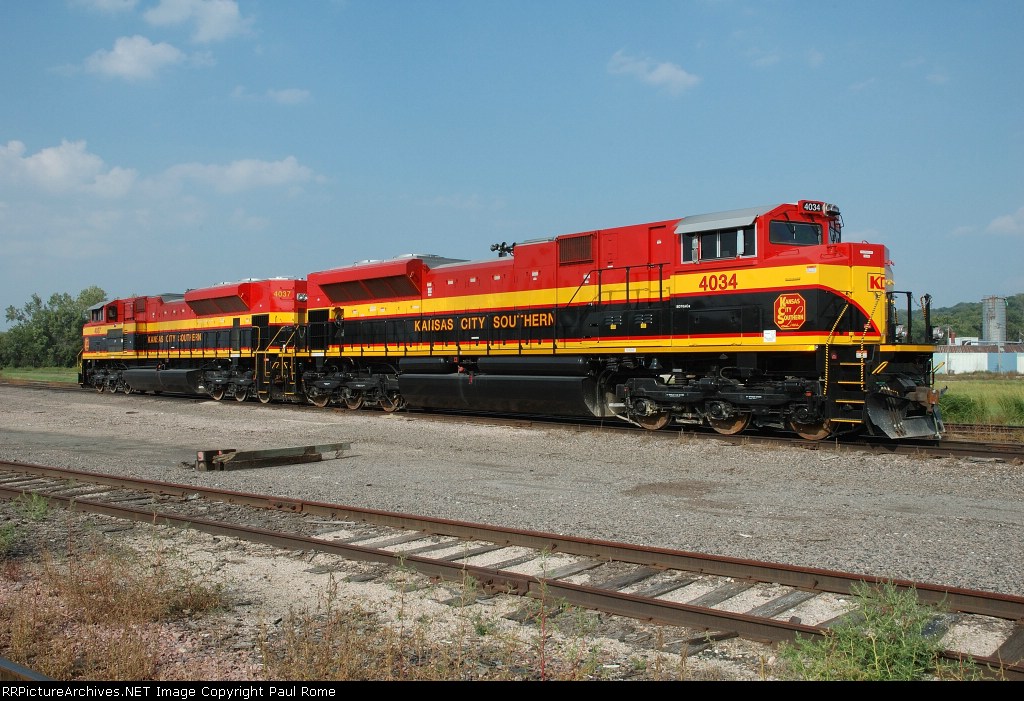 KCS 4034 - 4037, EMD SD70ACe, on the BNSF